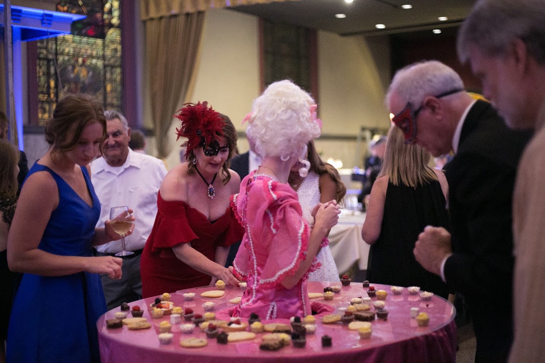 Strolling Entertainment - Cincinnati Circus