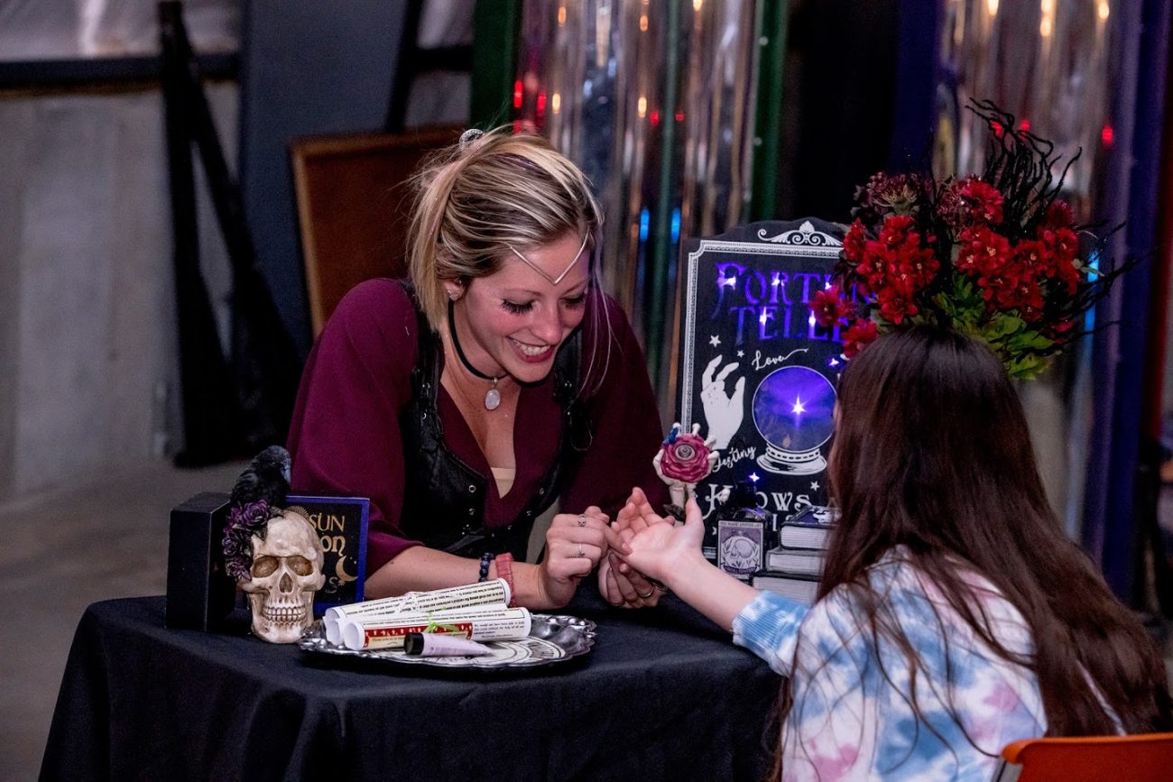 Tarot Cards, Palm Reading, & Human Zoltar - Cincinnati Circus