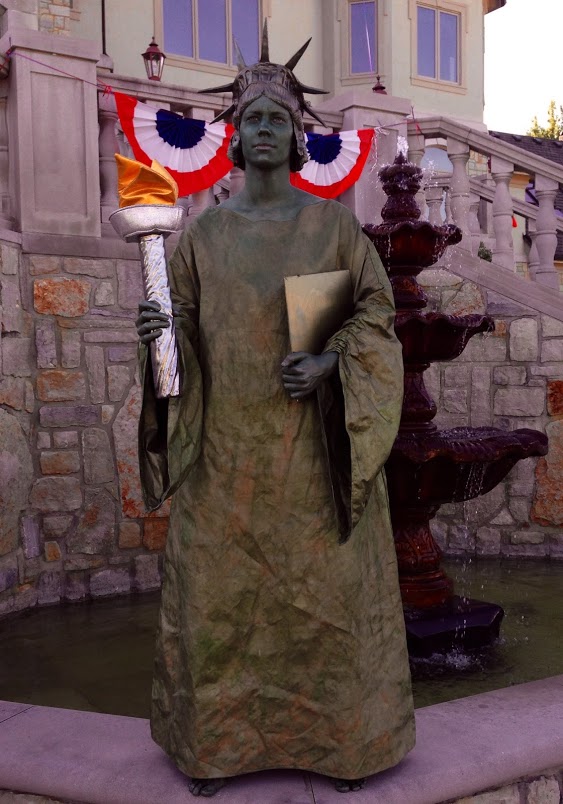 Cincinnati Living Statues - Cincinnati Circus