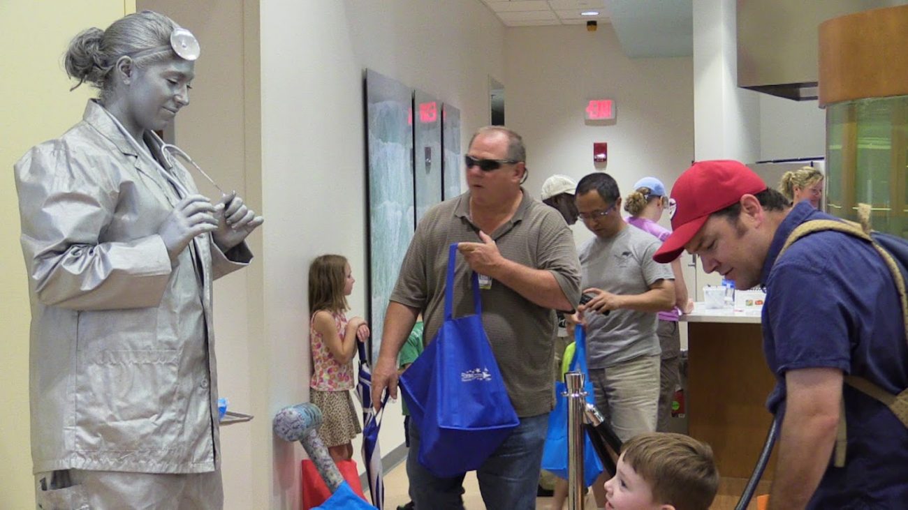 Cincinnati Living Statues - Cincinnati Circus
